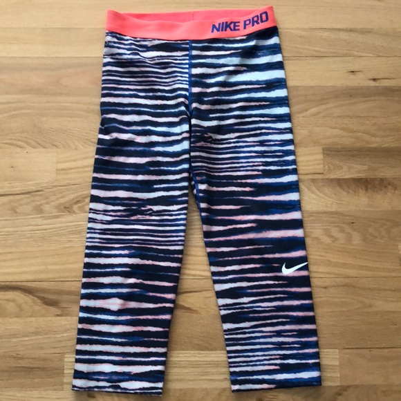 Nike | Pants & Jumpsuits | Nike Pro Capri Legging Small | Poshmark